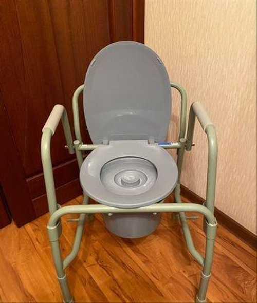 Стул туалет для инвалидов (откидывающиеся поручни)