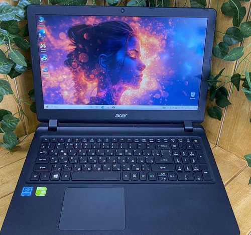 Игровой ноутубк Acer 2видеокарты/4ядра/8gb/SSD