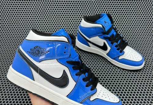 Кроссовки Nike Air Jordan 1 Mid Signal Blue