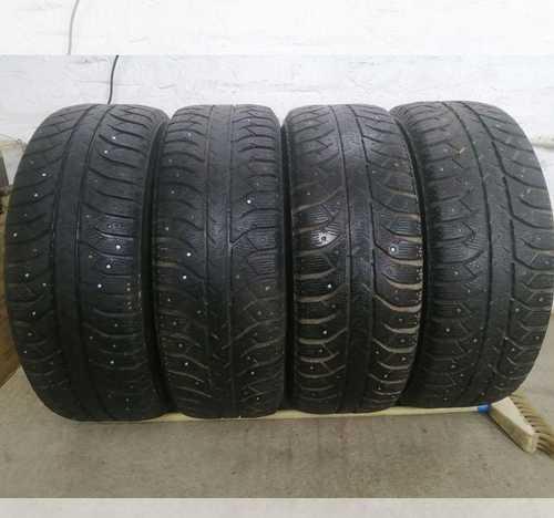 Bridgestone Ice Cruiser 7000 215/60 R17 100T