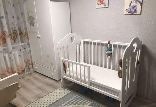 Детская мебель кроватка и шкаф