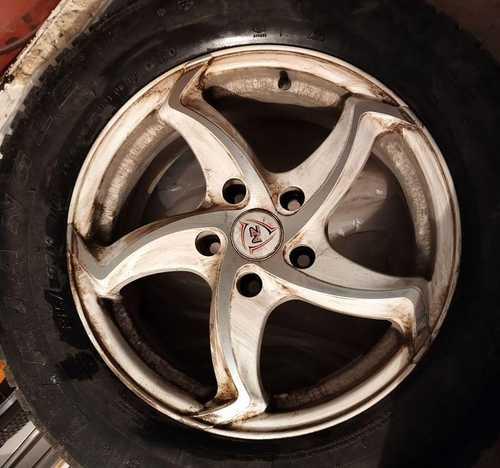 Колеса зимние 215 65 r16