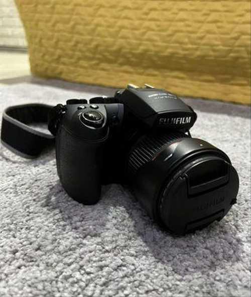 Зеркальный фотоаппарат Fujifilm FinePix hs20exr