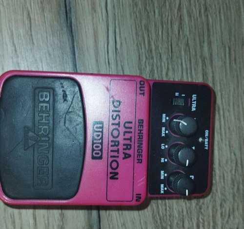 Behringer ultra distortion ud100