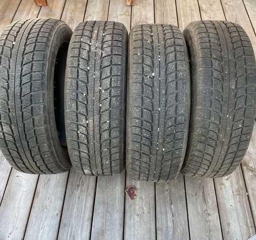 Triangle TR777 215/60 R17 96