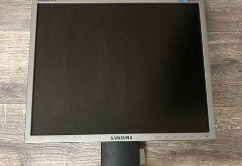 Рабочий Монитор 19" Samsung syncmaster 743n