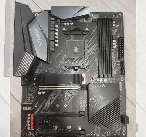 Комплект am4 (Gigabyte b550 Aorus Elite V2, R5 560