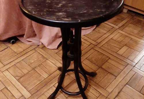 Антикварный круглый столик