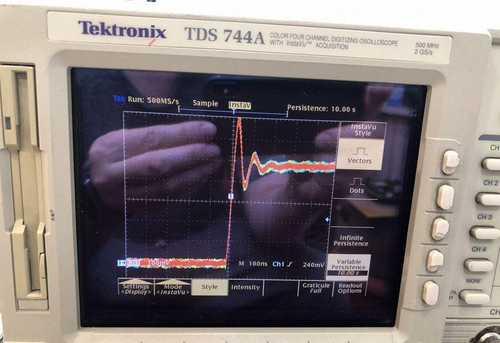 Осциллограф Tektronix TDS744A 500мгц, 2Gs/s