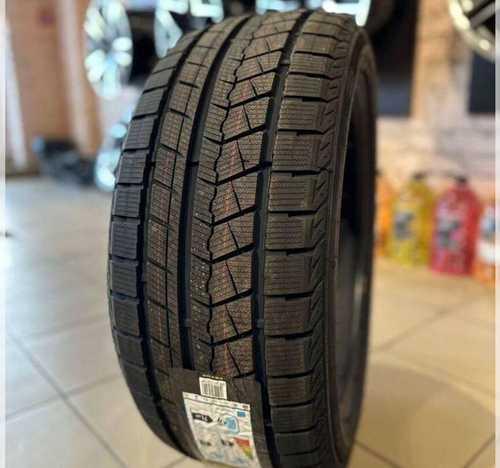 Roadmarch Snowrover 868 235/55 R19