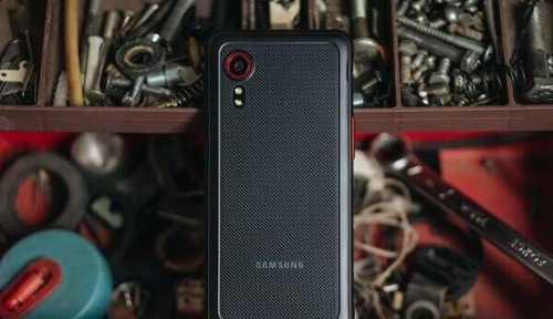 Samsung Galaxy XCover 5 LTE SM-G525 на бульваре)