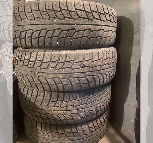 Michelin Latitude X-Ice North 215/60 R17