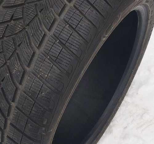 Goodyear UltraGrip Performance  295/40 R21 111V