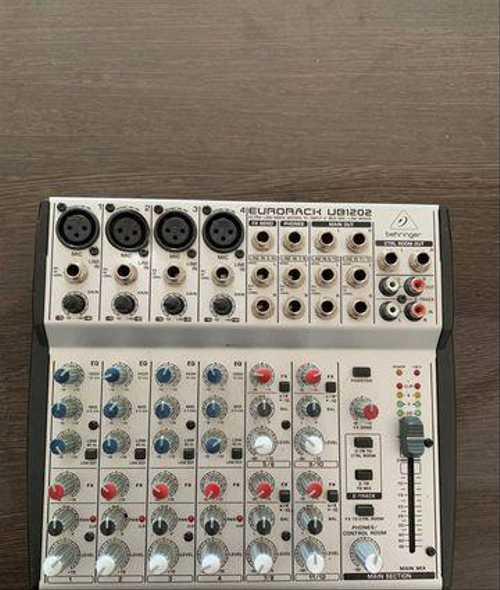 Микшерный пульт Behringer eurorack UB1202