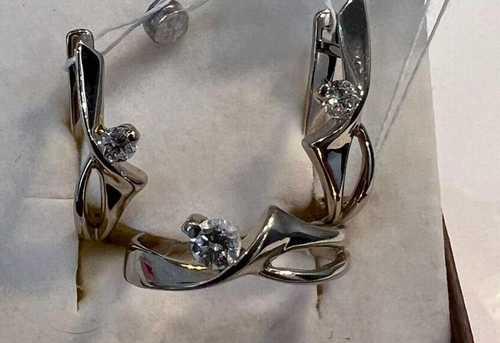 Золотой комплект серьги и кольцо с бриллиантами