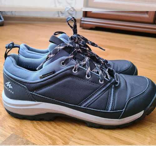 Quechua Кроссовки треккинговые жен 38 р