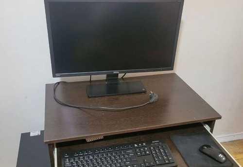 Компьютер, монитор, стол, кресло, клавиатура, мышь
