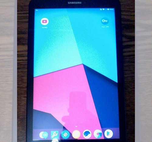 Samsung Galaxy Tab E (sm-t561)