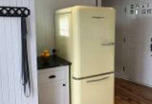 Резинка для холодильника Indesit TIA 16