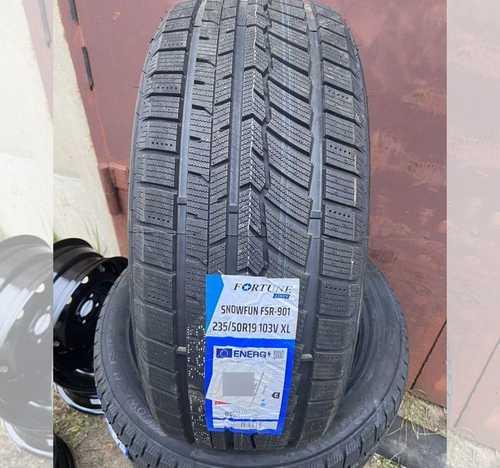 Fortune FSR-901 235/50 R19 103V