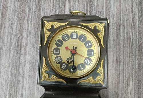 Часы настольные СССР севани кварц