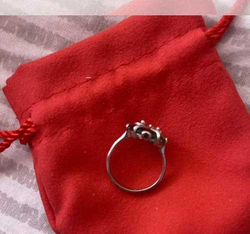 Серебряное кольцо