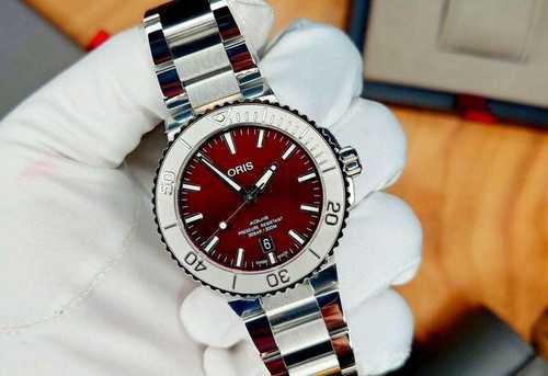 Часы Oris Aquis Red Dial 41,5 mm
