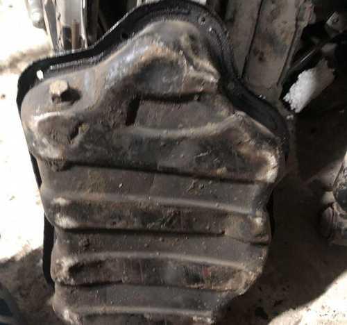 Поддон двс Nissan Bassara YD25