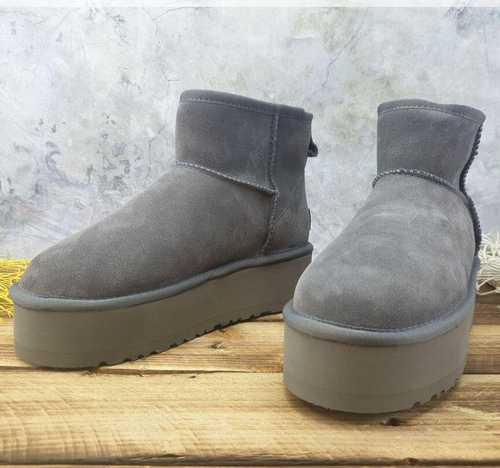 UGG Classic Mini Platform