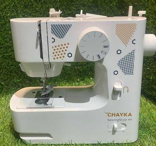 Швейная машина chayka Чайка SewingStyle 44 + столи