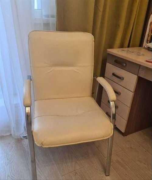 Кожанное кресло-стул
