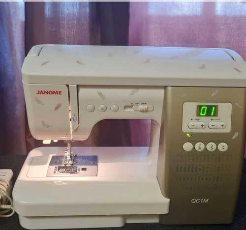 Швейная машина janome QC1m