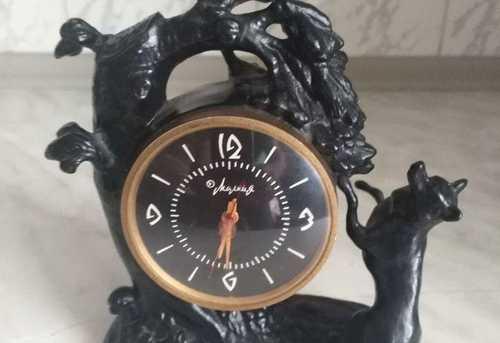 Каслинское литье часы" Лиса и ворона" 1966года