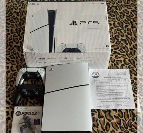 Sony PlayStation 5 Slim Blu-Ray Edition, 1000 ГБ, 2 геймпада