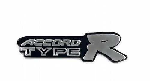 Надпись "Accord Type" на багажник авто Honda