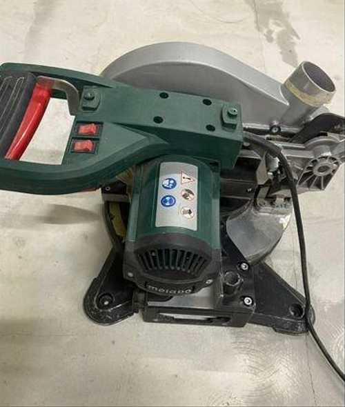 Торцовочная пила metabo KS 216 M Lasercut