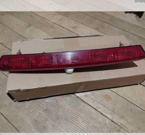 Задний фанарь багажника geely emgrand ec7 хечбек