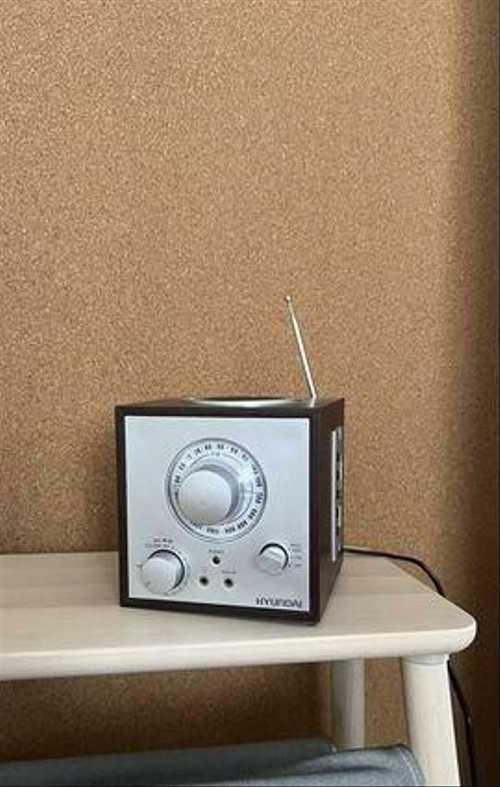 Радиоприемник hyundai H-SRS200 с MP3