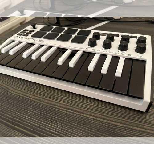 Midi клавиатура akai mpk mini 3