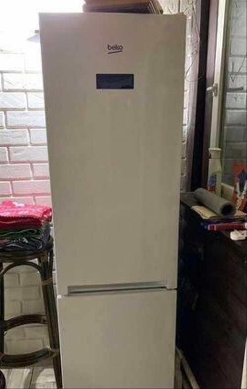 Холодильник новый bekocnmv5310EC0W