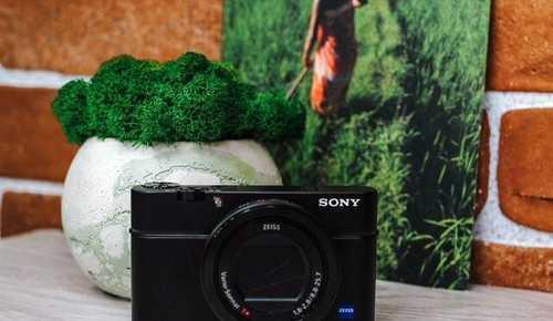 Цифровой фотоаппарат Sony DSC-RX100M4