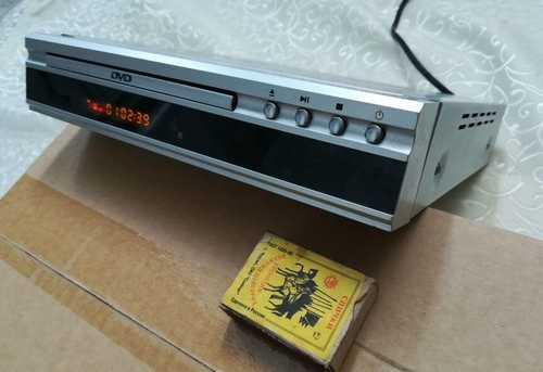 DVD плеер Xoro HSD 2130