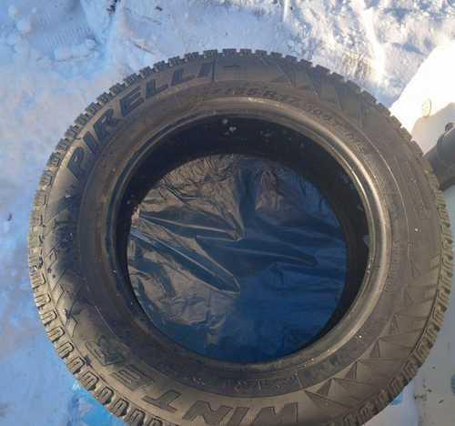 Pirelli Carrier Winter 225/65 R17