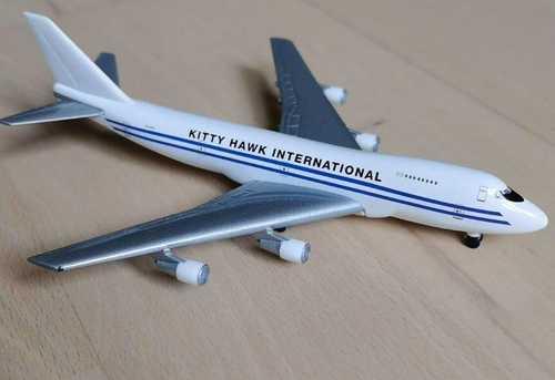 Модель самолета Boeing 747-200 Kitty Hawk 1:500