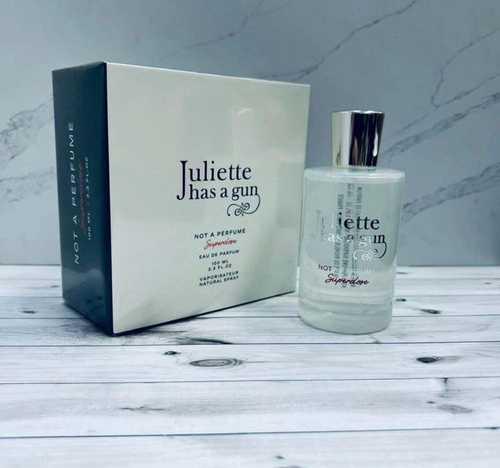 Juliette has a gun not a perfume superdose