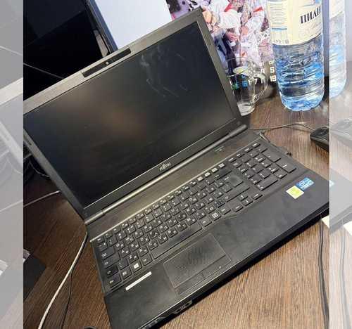 Ноутбук Fujitsu AH532