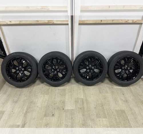 R 18 Mitsubishi Outlander Original Black 966