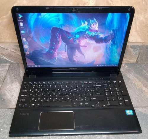 Классный Sony Vaio SVE151J13V на i3-3120M