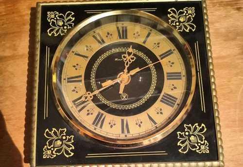 Продам настенные часы "янтарь" СССР