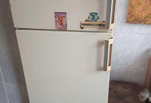 Холодильник бу Сименс
